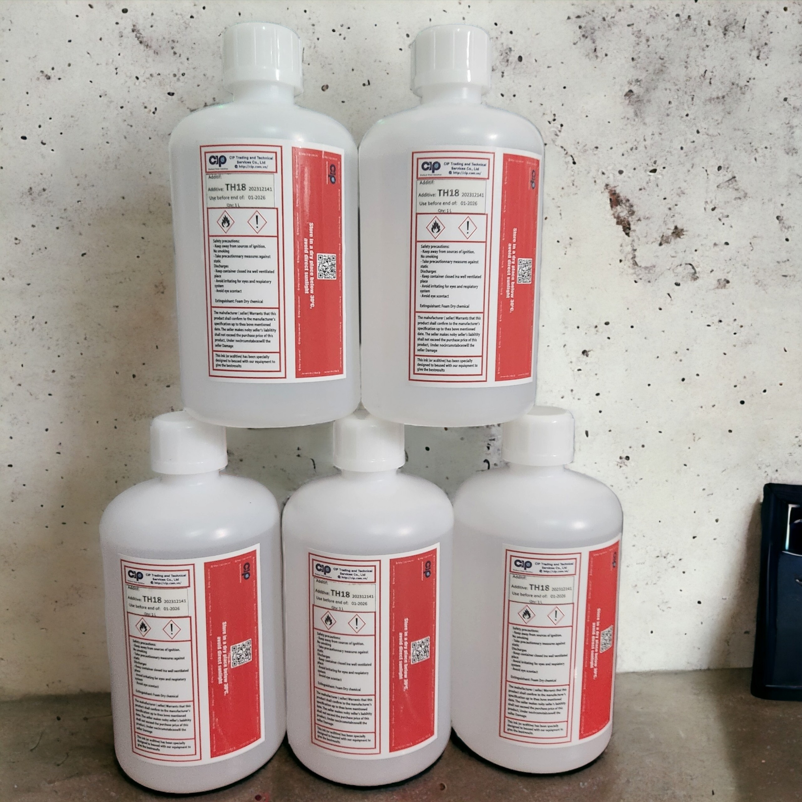 Dung môi TH18 dành cho máy in Hitachi